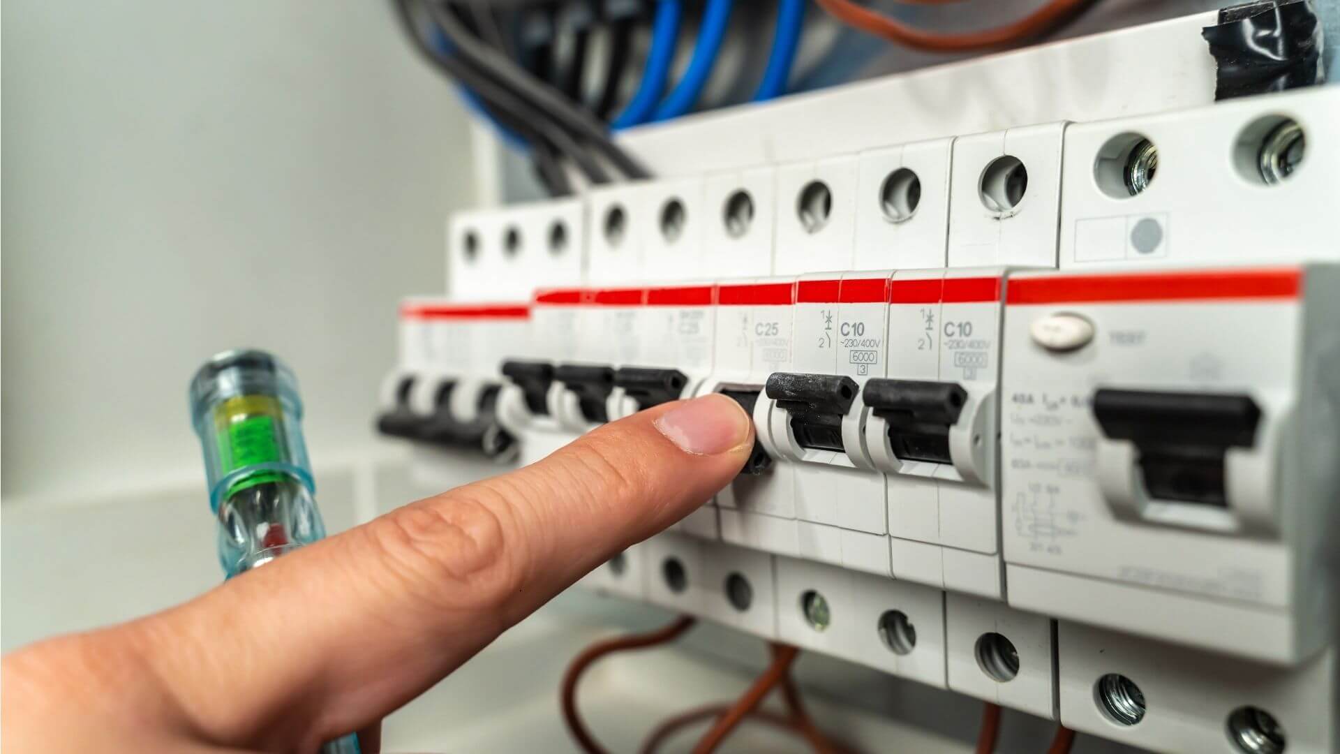 Could a Different Electricity Tariff Cut Your Hot Water Bills?